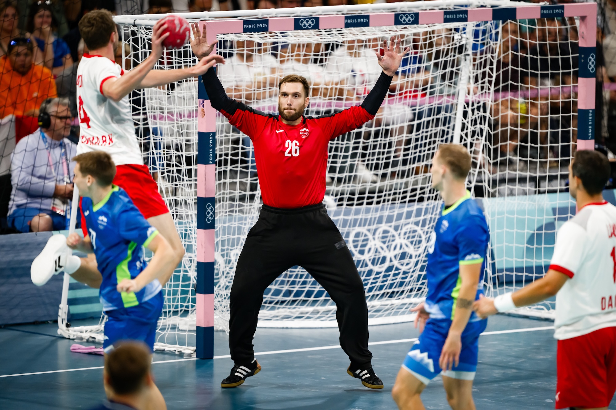 Dominant Denmark make Hansen’s golden farewell dream come true