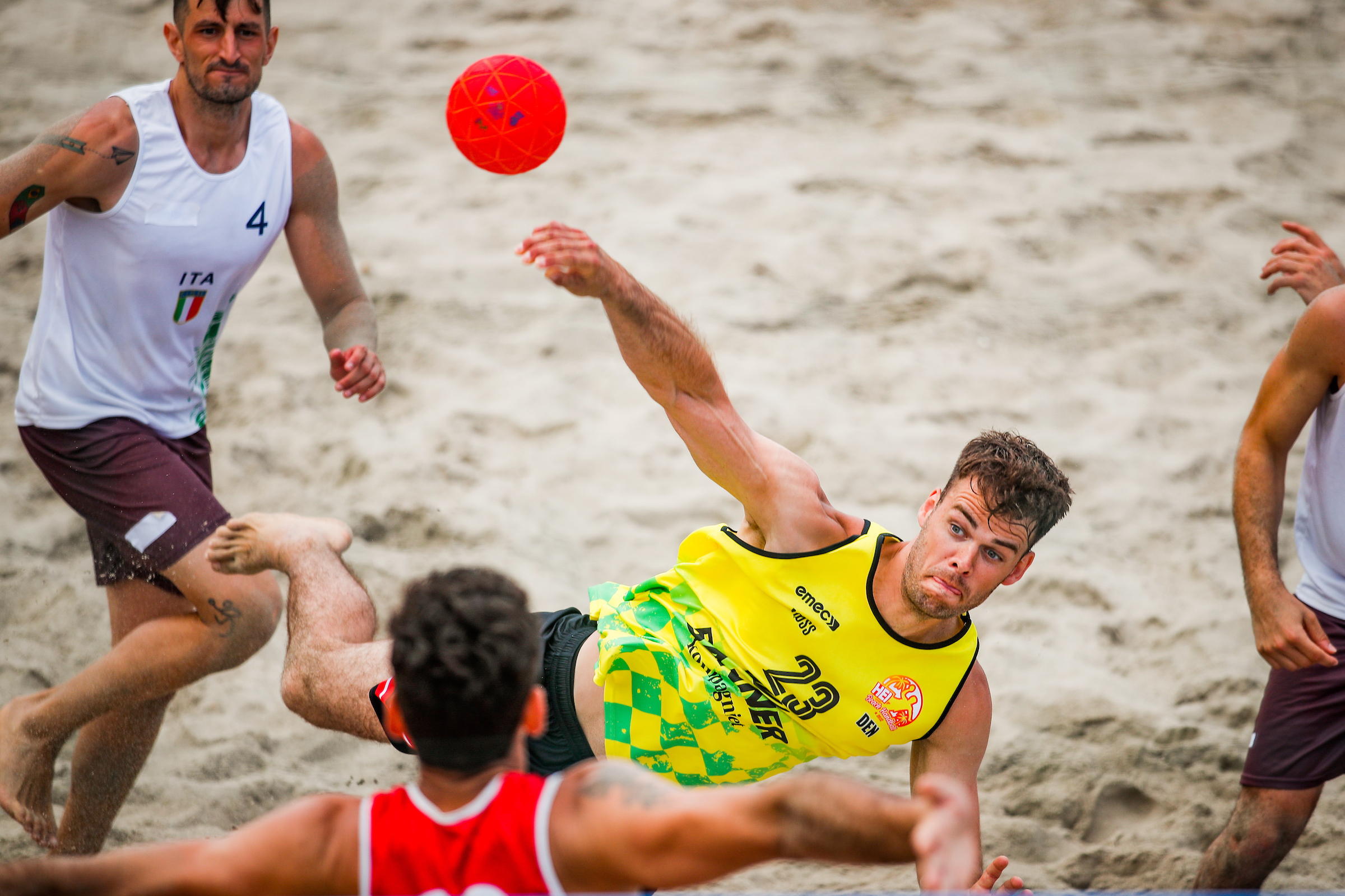 16 teams get first taste of main round