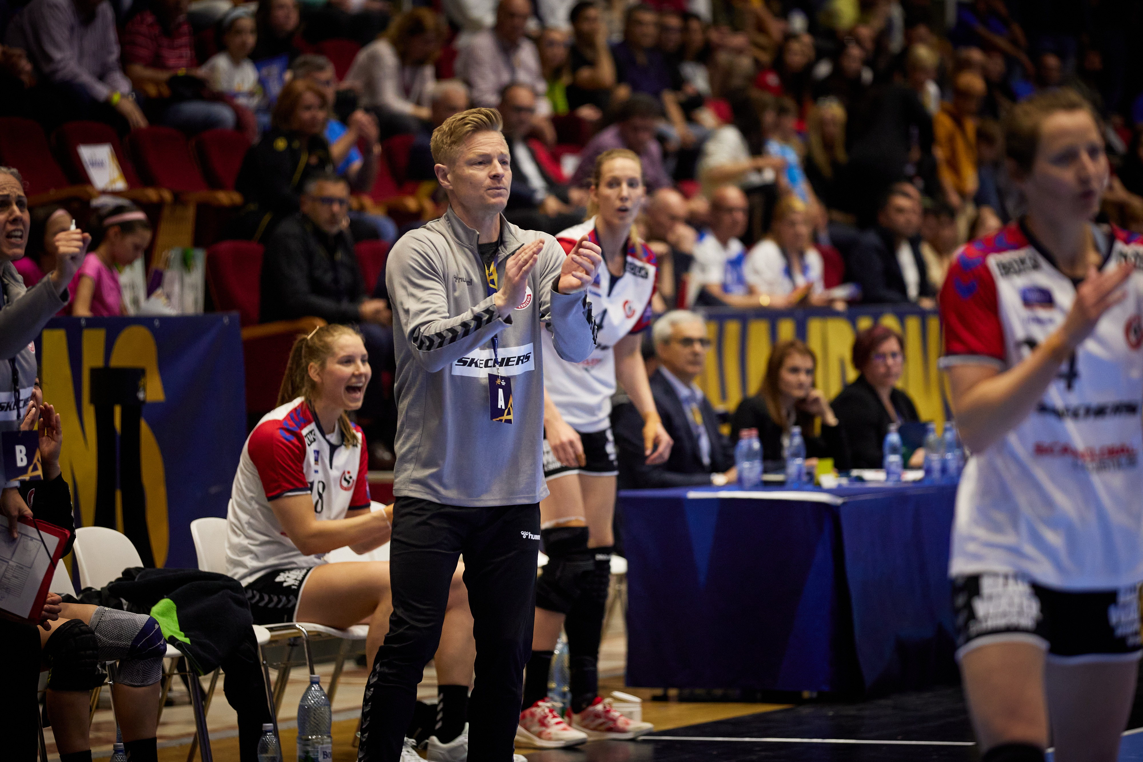 Coverage of EHF Champions League Women 2021/22 quarter-finals leg 1