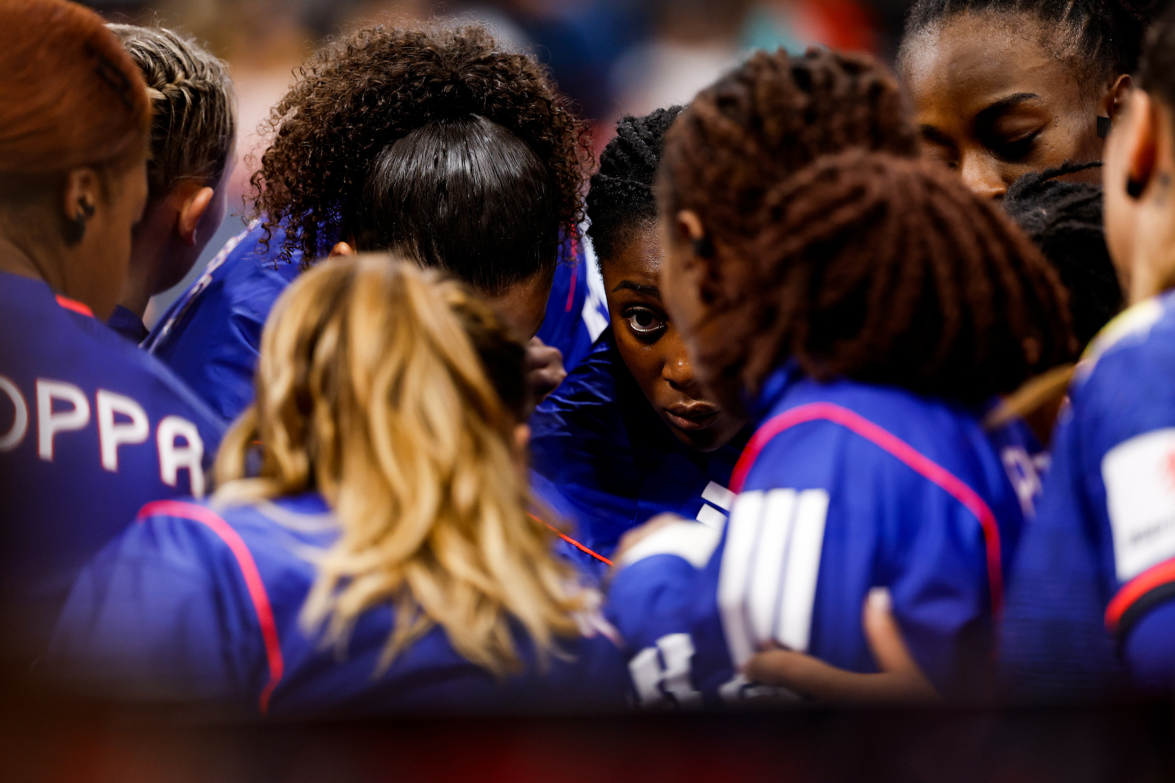 World champions France look dominant in EHF EURO opening game