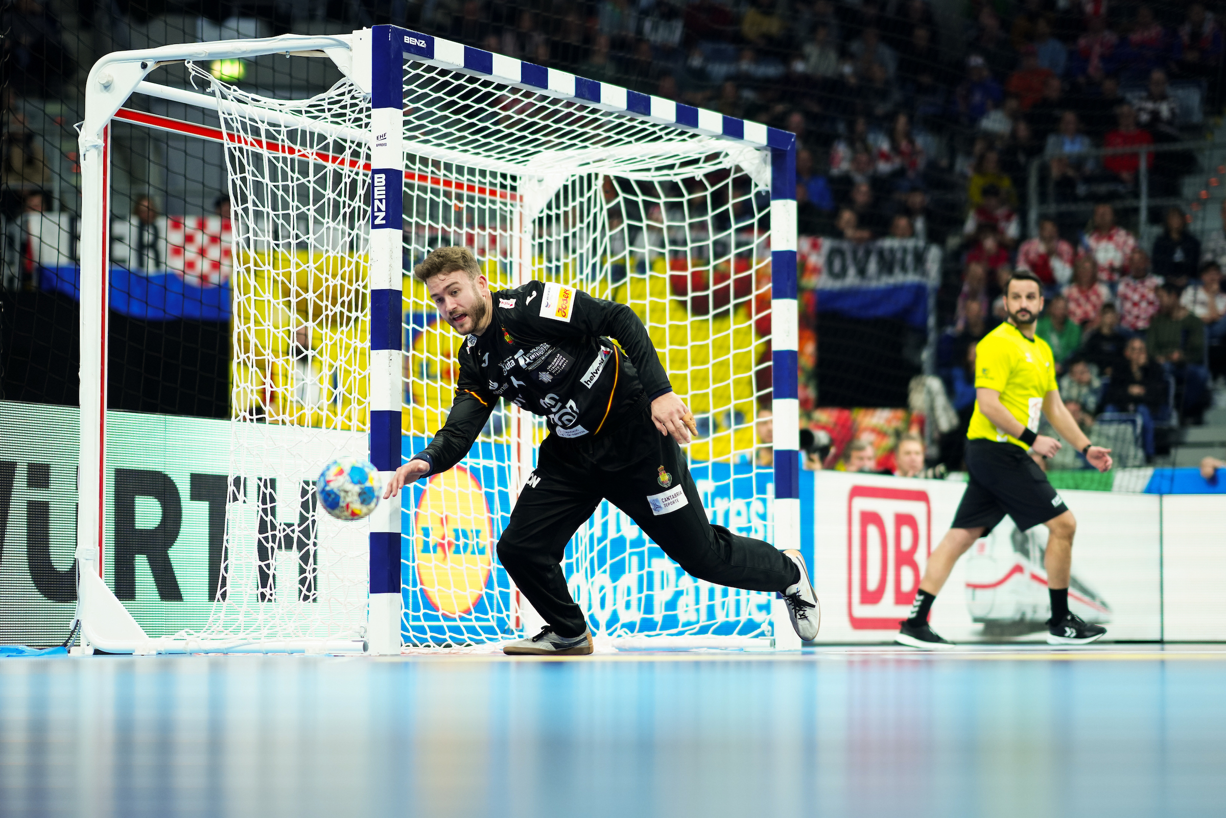 Handall: Catch the next EHF Webinar on goalkeeping